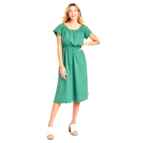 Universal Thread | Dresses | Universal Thread Green Midi Dress With ...